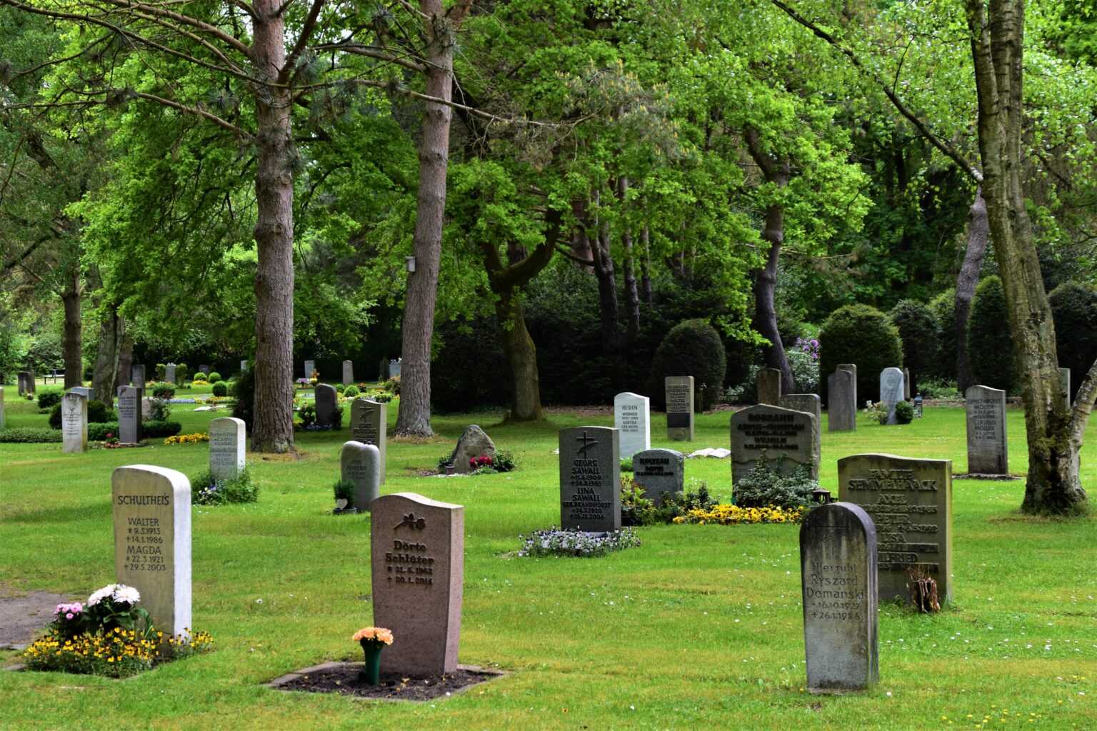 Can I Sell My Burial Plot? - Hollywood Forever